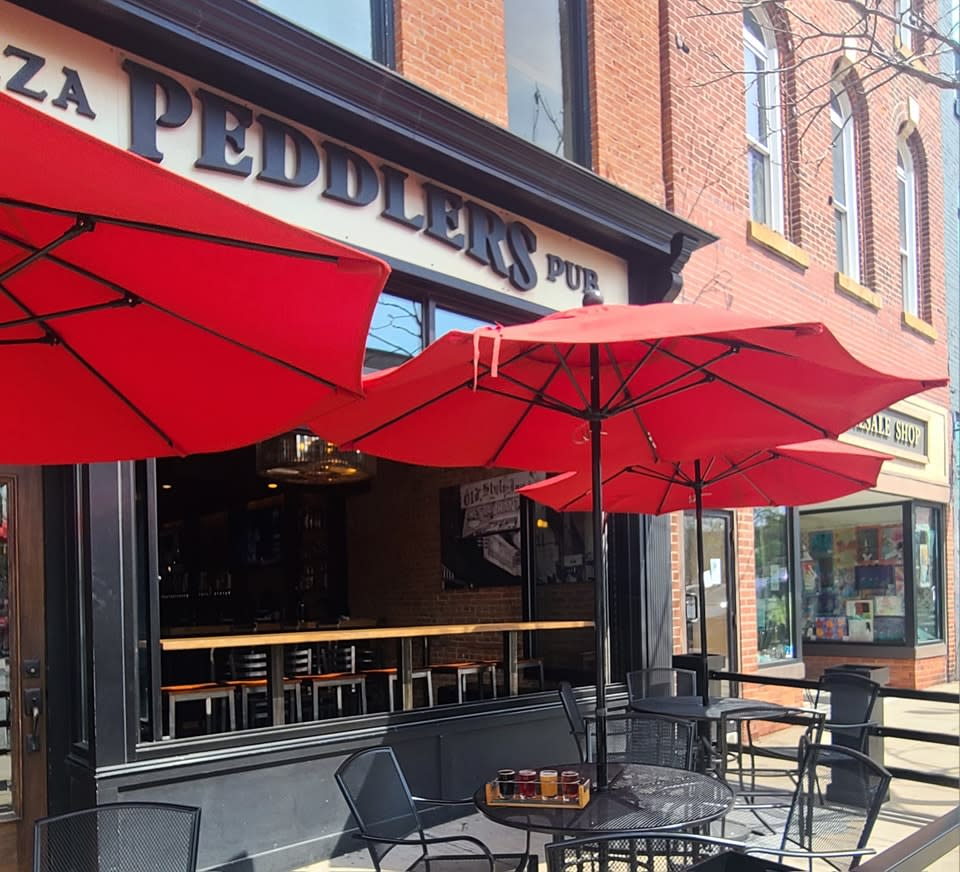 Peddlers Pizza Pub