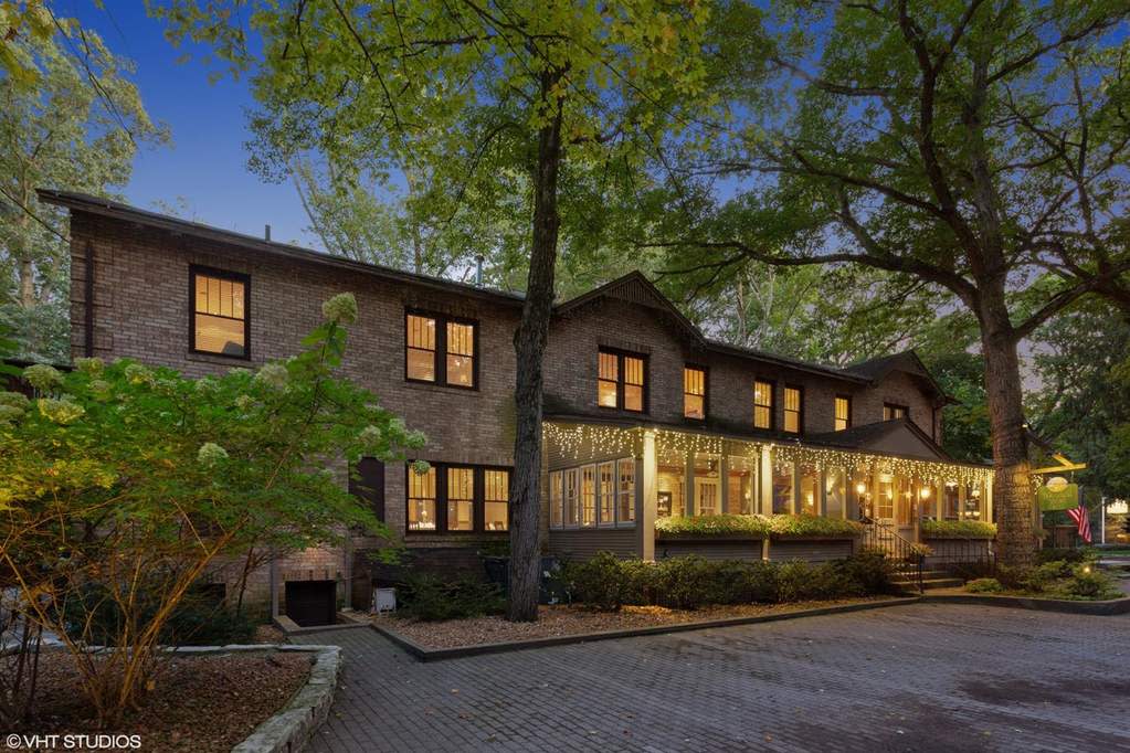 The Duneland Beach Inn