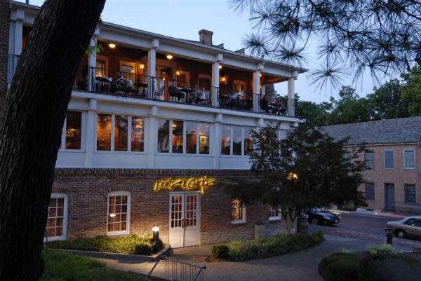 Lewis & Clark's American Restaurant and Public House