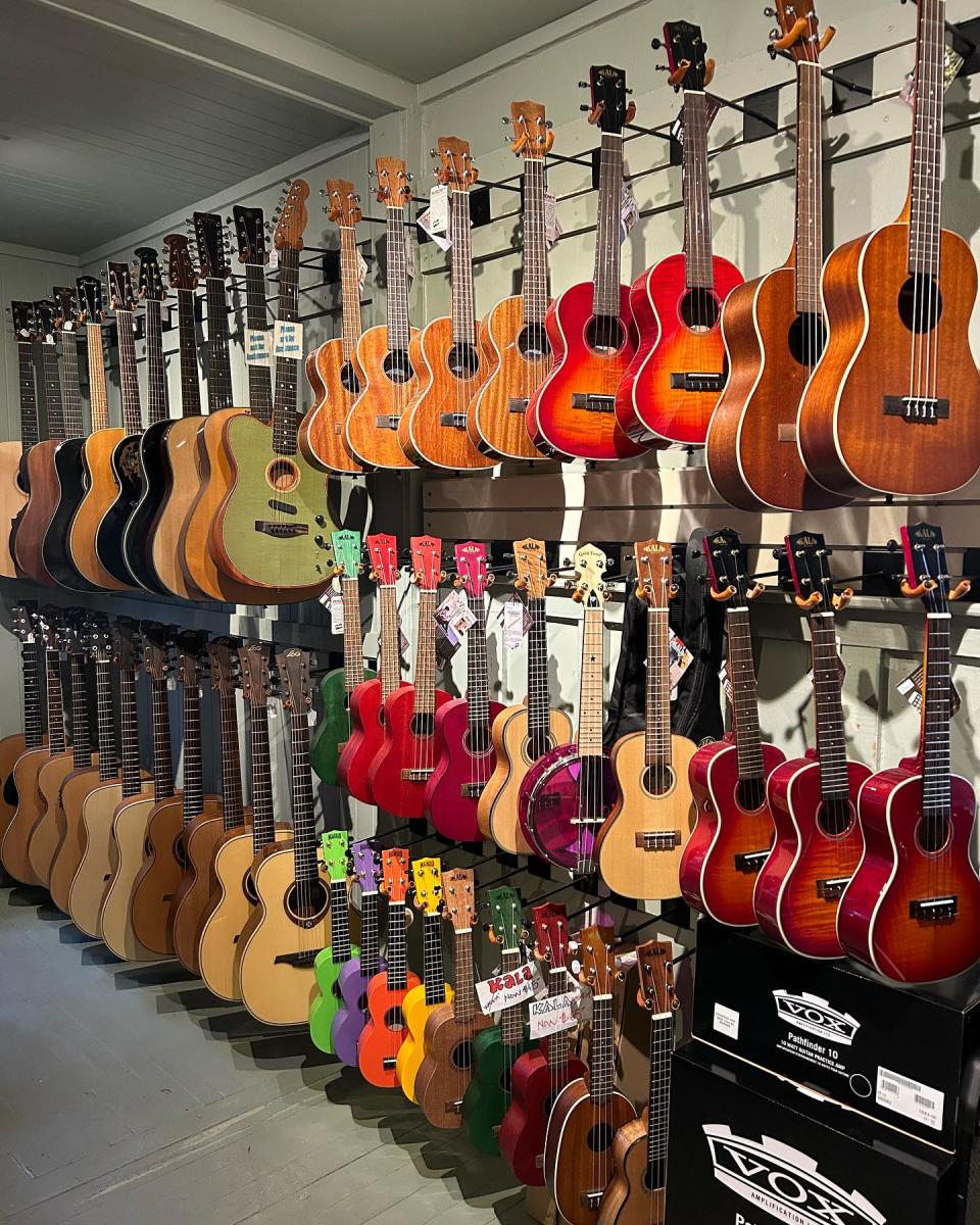 MELOmania, The Music Shop