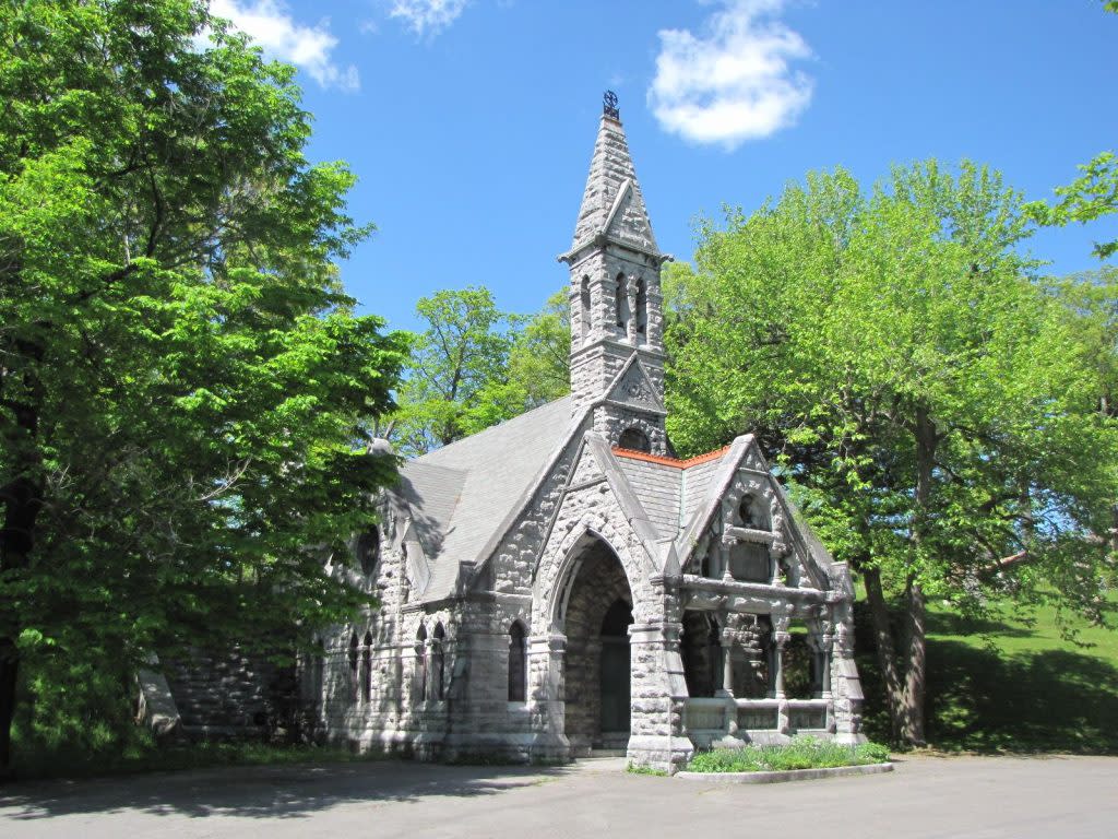 Historic Oakwood Cemetery Preservation