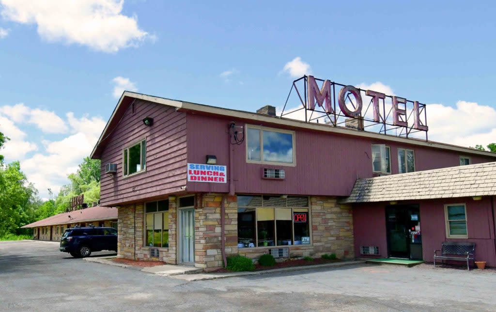 Western Ranch Motor Inn