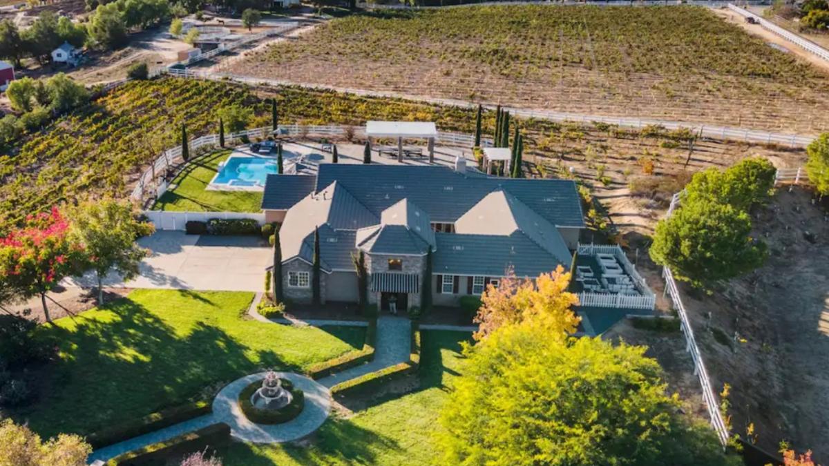 Peaceful & Spacious Wine Country Oasis on Vineyard