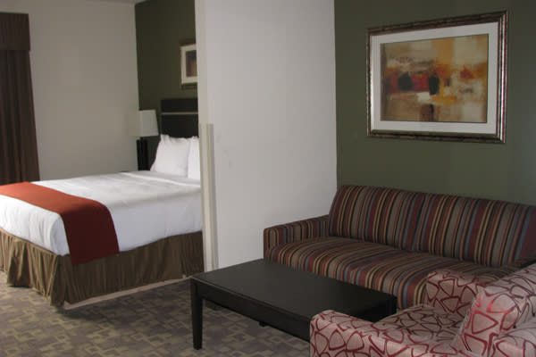 Holiday Inn Express & Suites North