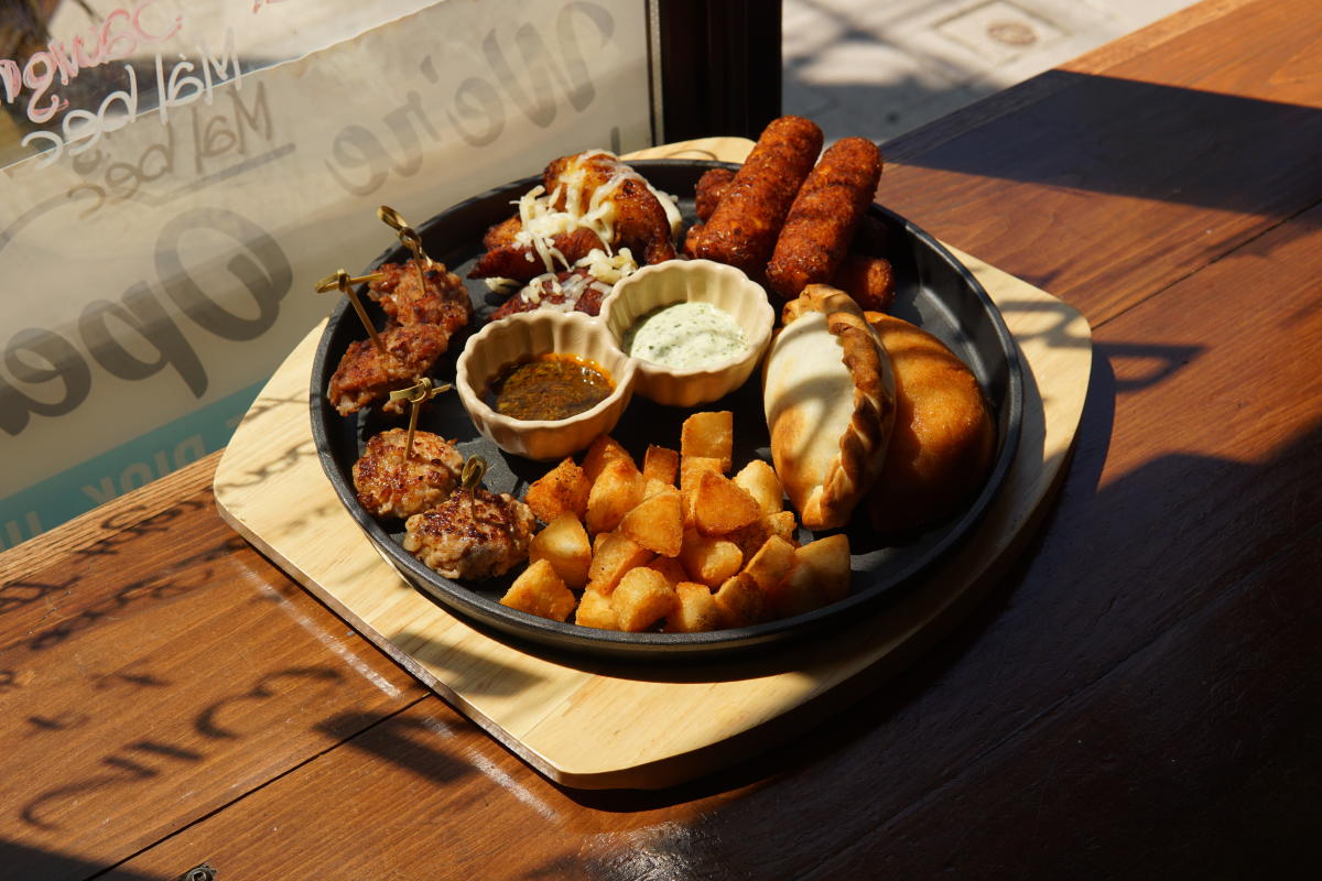 Bar Bacan | Toronto, ON M6R 2M8