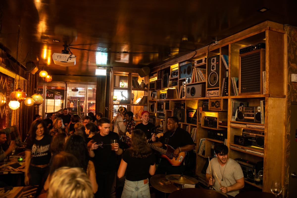 Mrs Robinson | Toronto, ON M6G 1B3