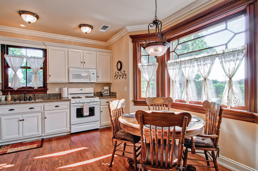 Lewis Loft-Brand New with Steps to Downtown Paso Robles