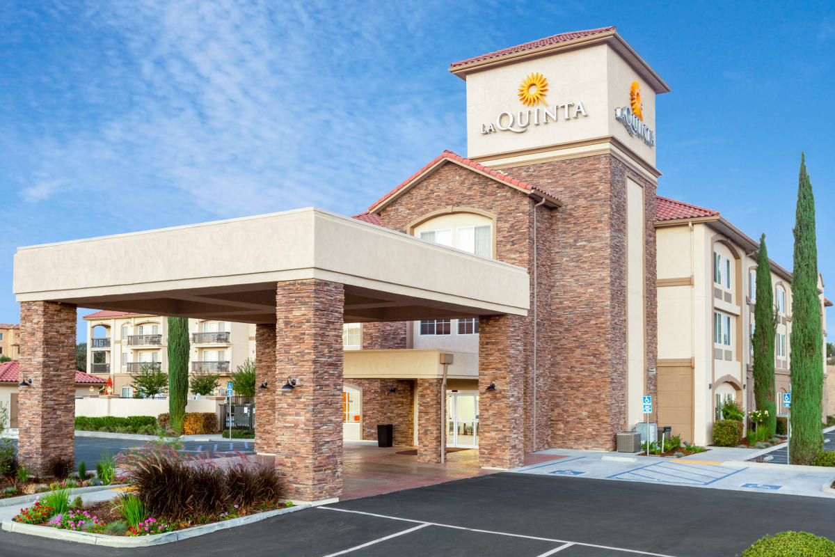 La Quinta Inn & Suites