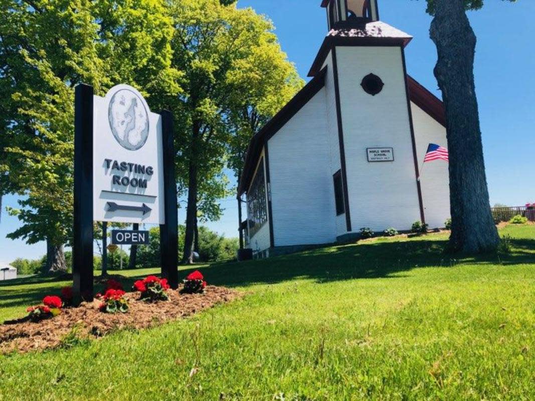 Peninsula Cellars | Traverse City, MI 49686