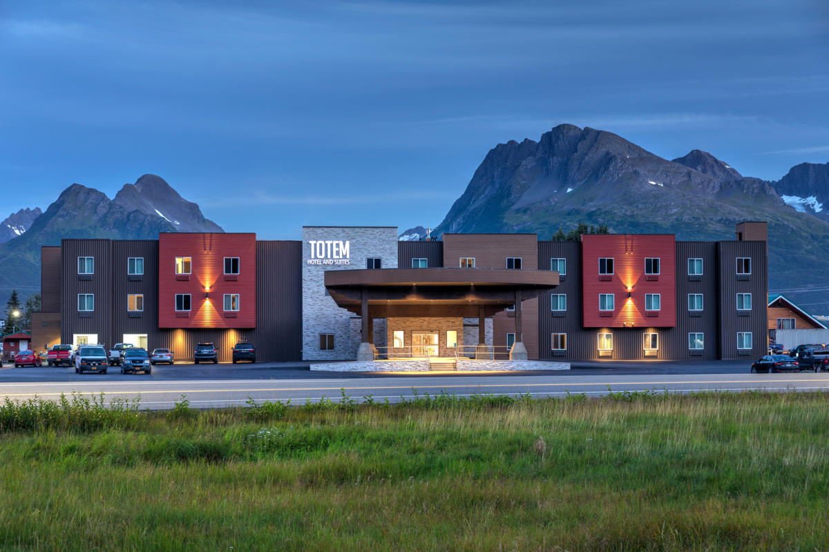 Totem Hotel and Suites
