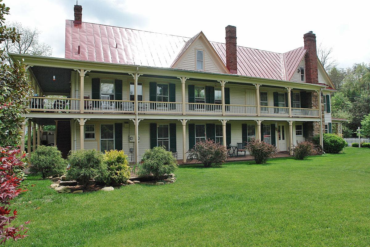 Hummingbird Inn