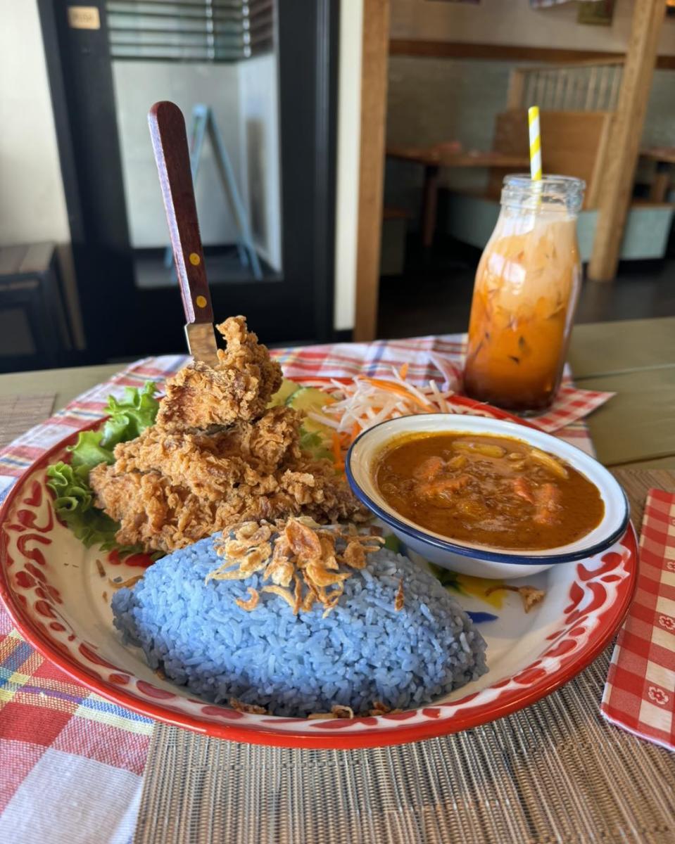 Mae Ornnit Thai Kitchen