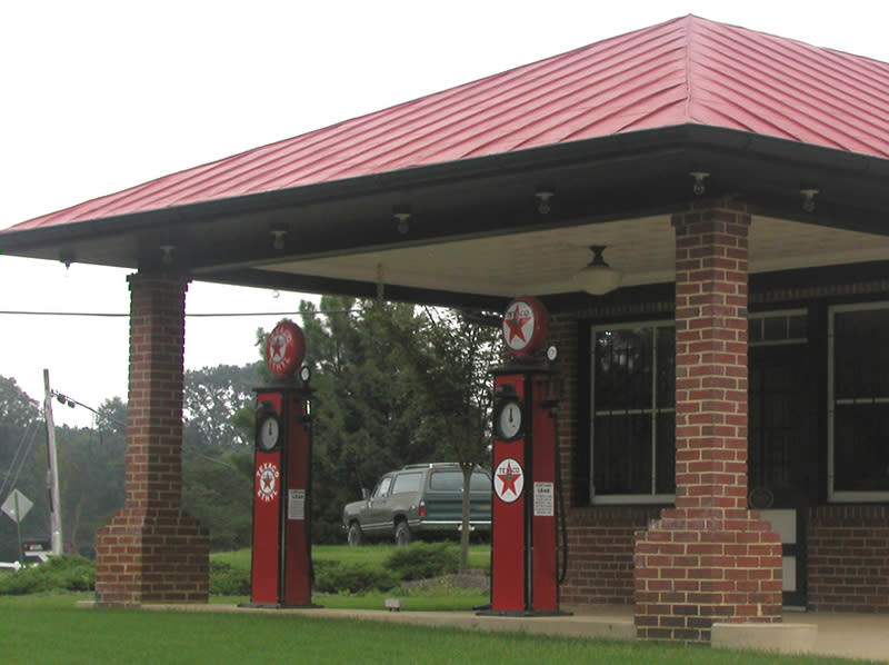 Courtney Road Service Station