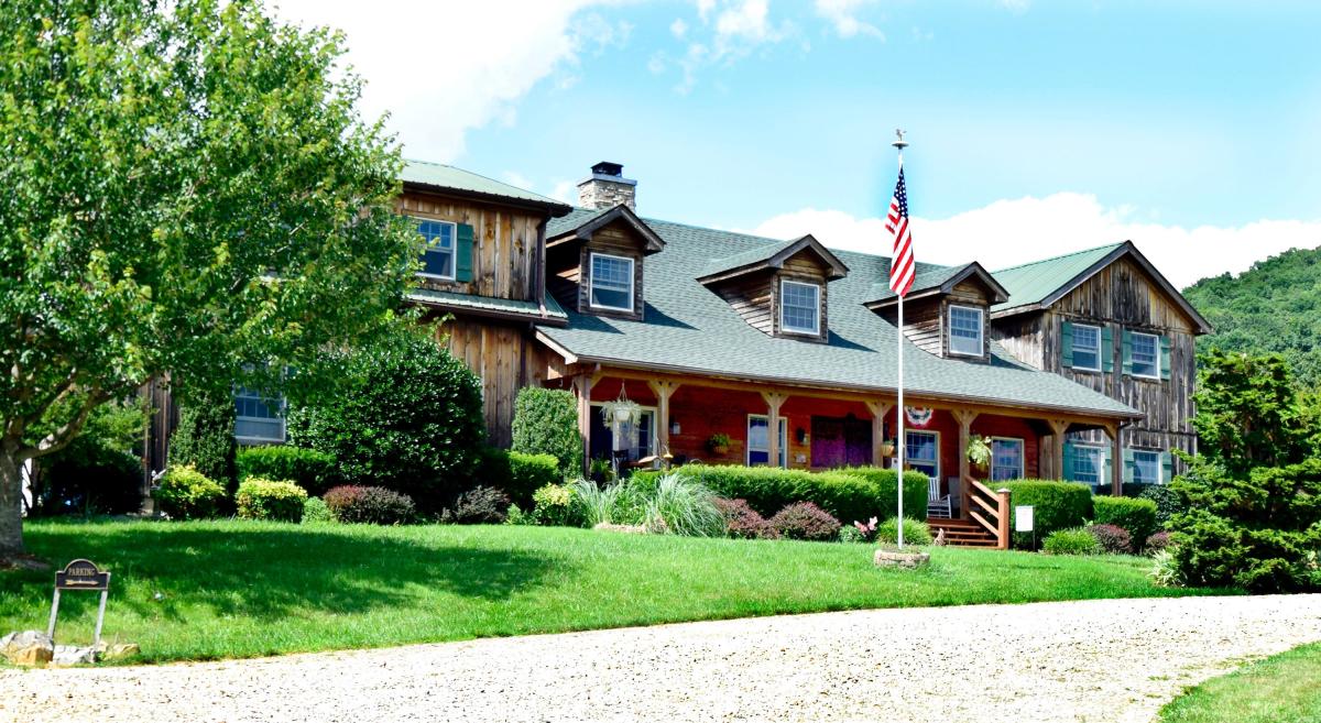 Fox Hill Bed and Breakfast Suites