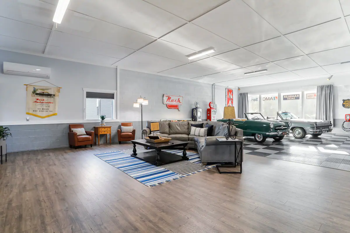 Nash Vintage Garage Getaway