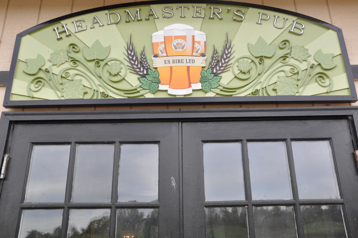 Headmasters Pub