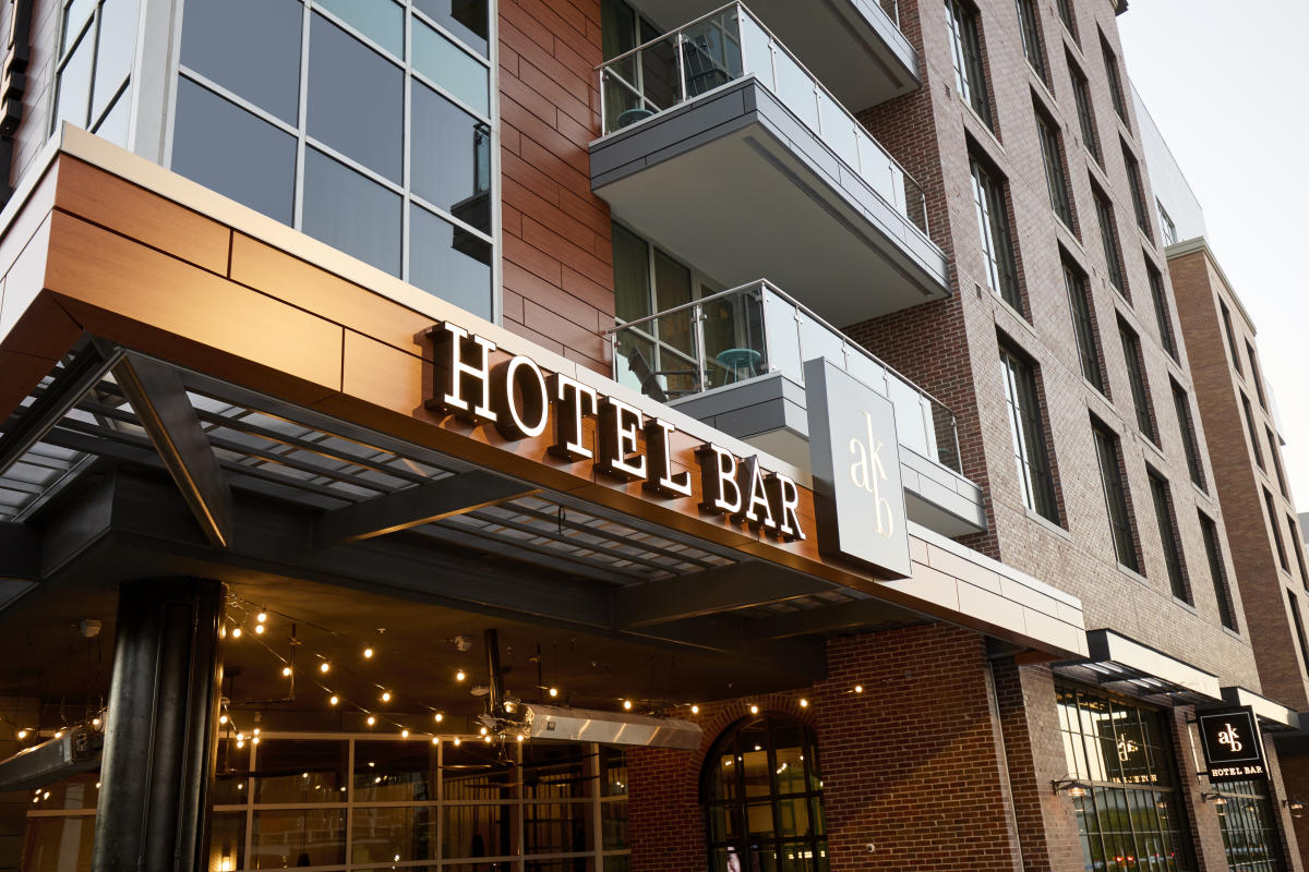 AKB, Hotel Bar - Tysons