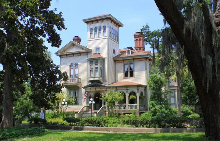 fiola mansion