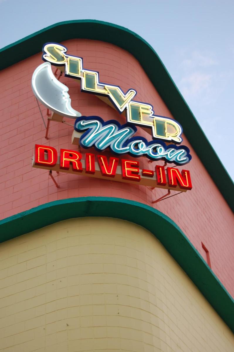 Silver Moon Drive-In in Lakeland | VISIT FLORIDA