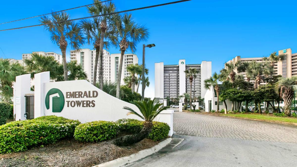 Emerald Towers by Scenic Stays in Destin | VISIT FLORIDA
