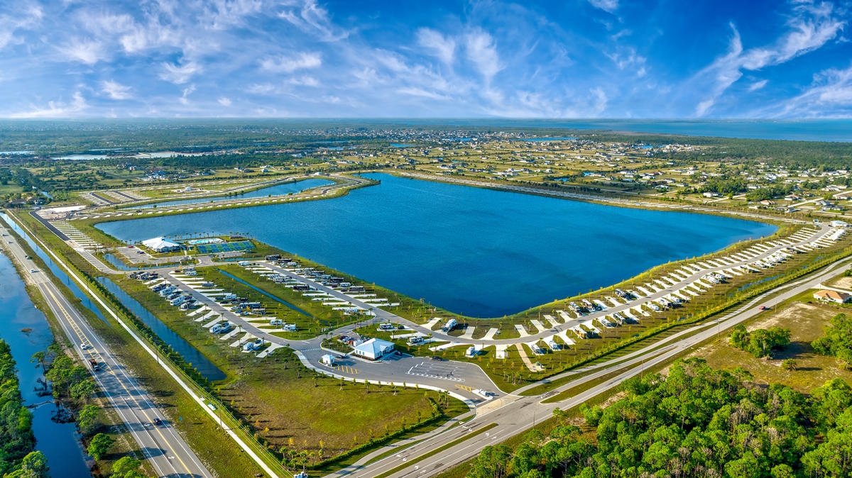 Encore Tranquility Lakes in Cape Coral | VISIT FLORIDA