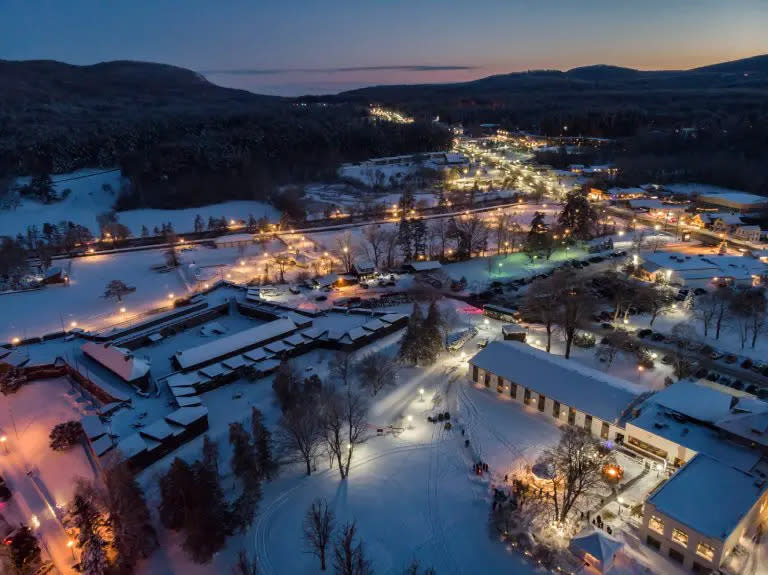 Frost & Feast Getaway - Fort William Henry Hotel