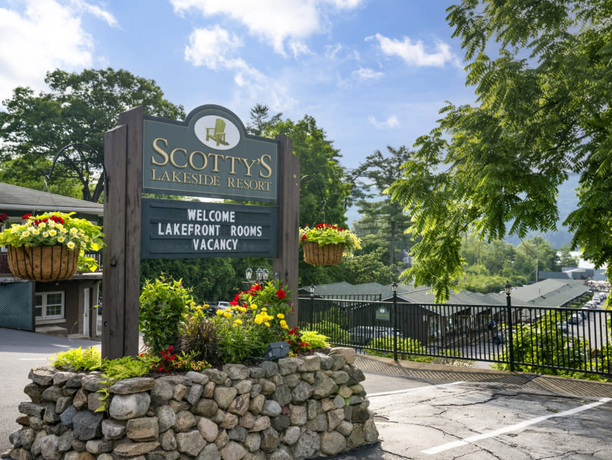 Scotty's Lakeside Resort