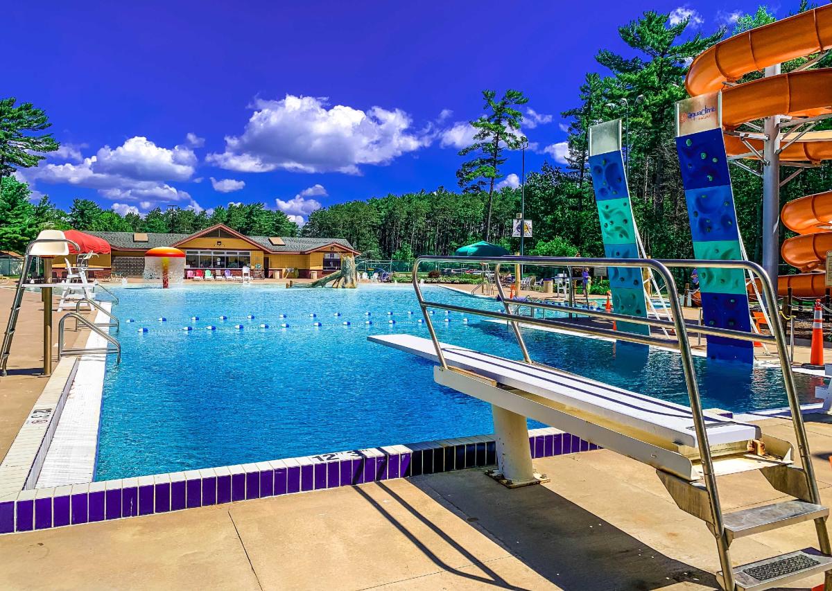 Rothschild-Schofield Aquatic Center | Rothschild, WI