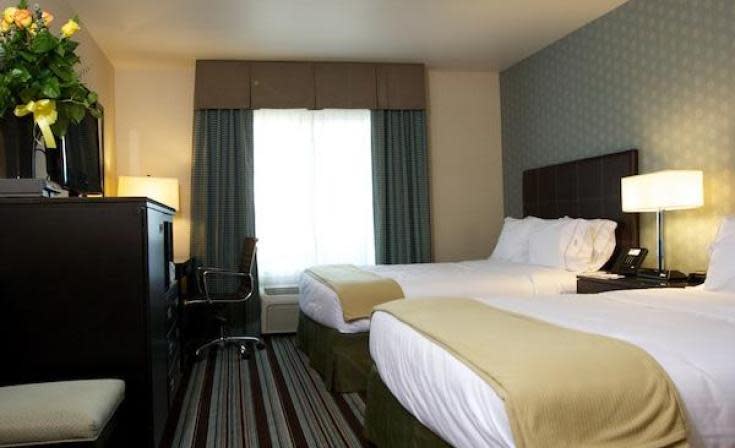 Holiday Inn Express Airport Old Town