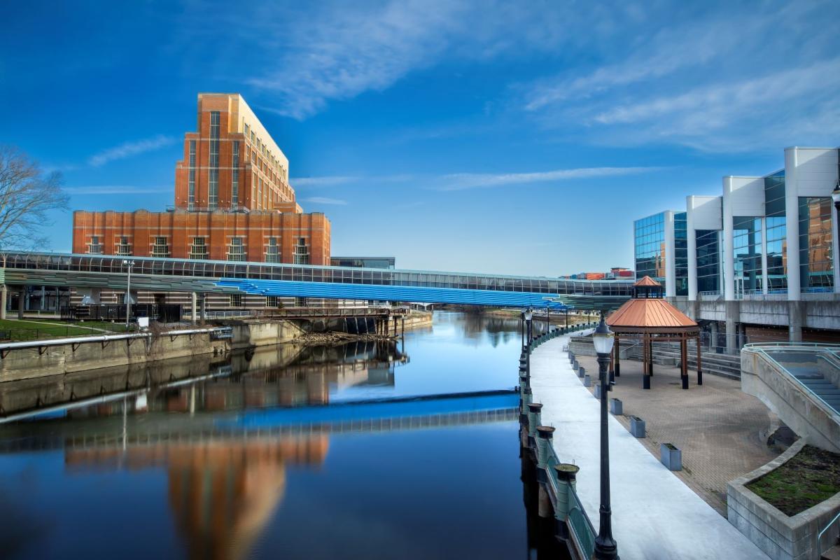 Choose Lansing