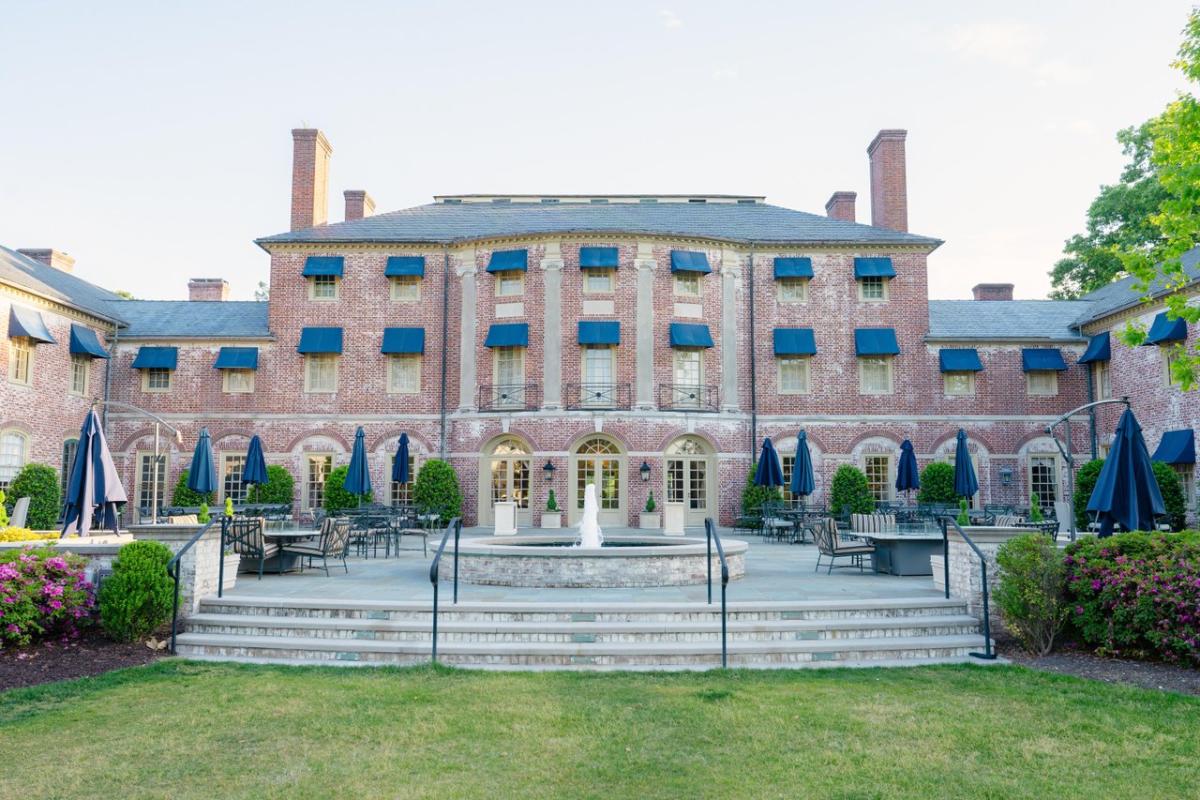 The Social Terrace at Williamsburg Inn