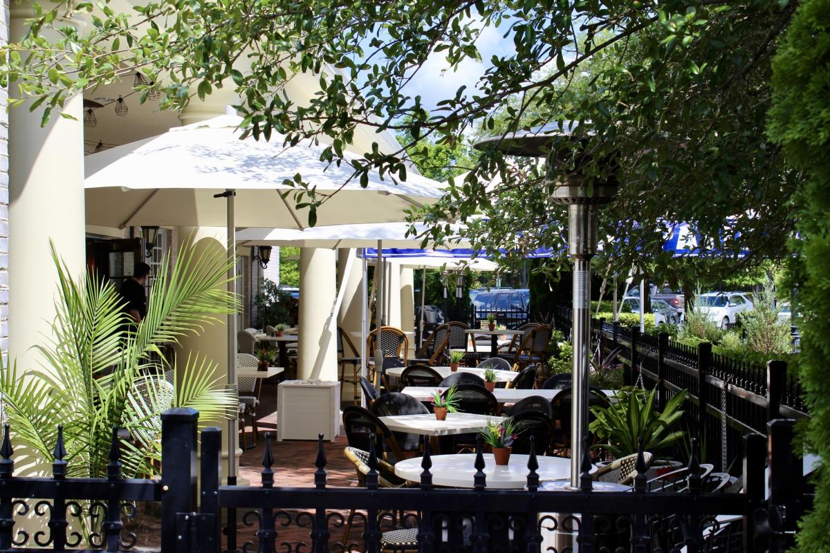 Le Yaca French Restaurant