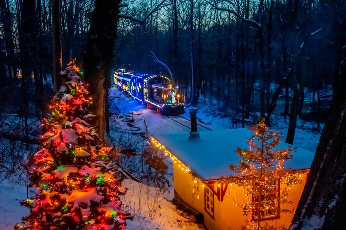 HOLIDAY LIGHTS EXPRESS