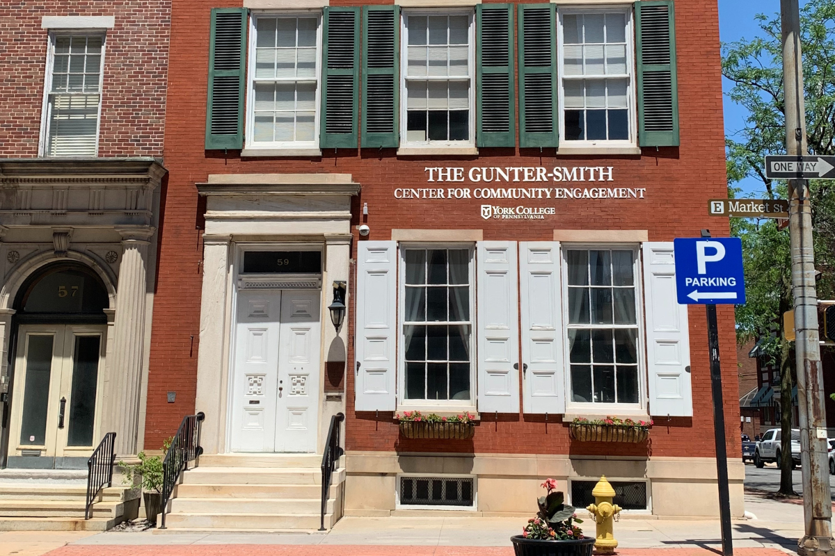 The Gunter-Smith Center for Community Engagement