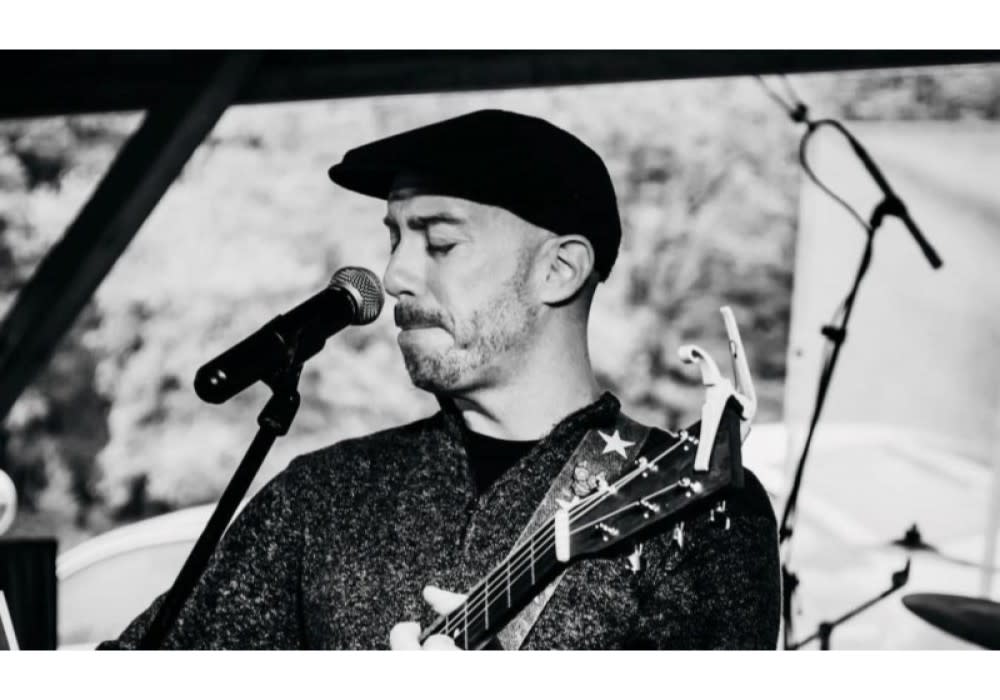 Dave Gates LIVE with food from Rusty Rooster RX