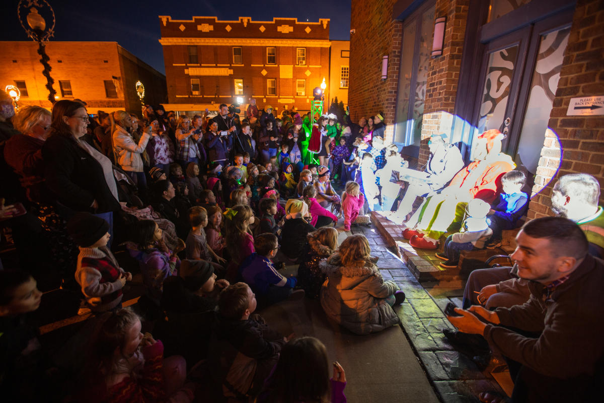 Celebrate the Holidays at Light Up Etown