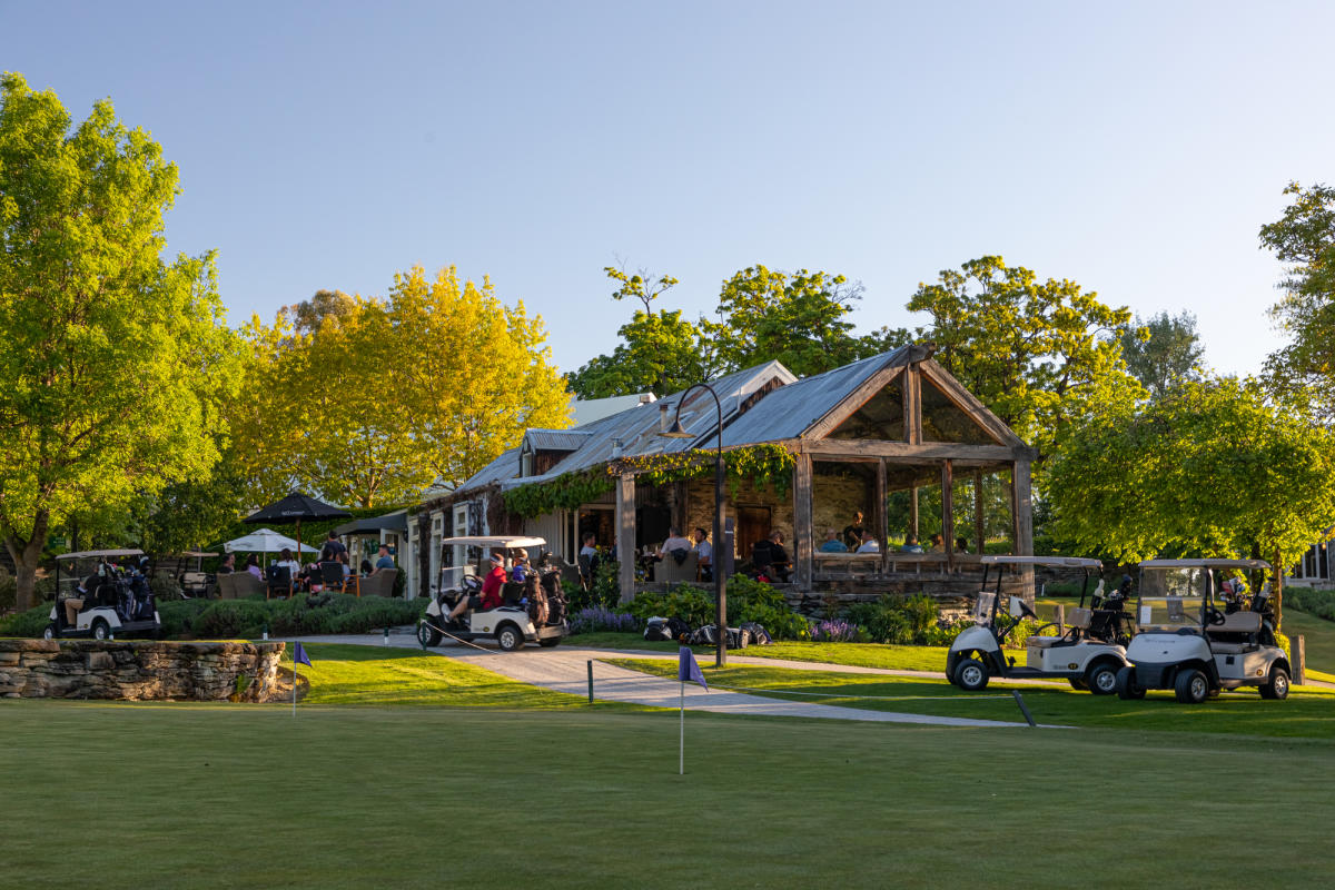 The 19th Hole: Golf, Wine & Relaxation | Queenstown NZ