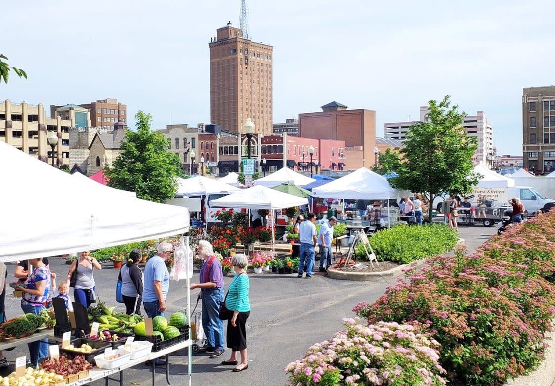 Aurora Farmers Market Downtown