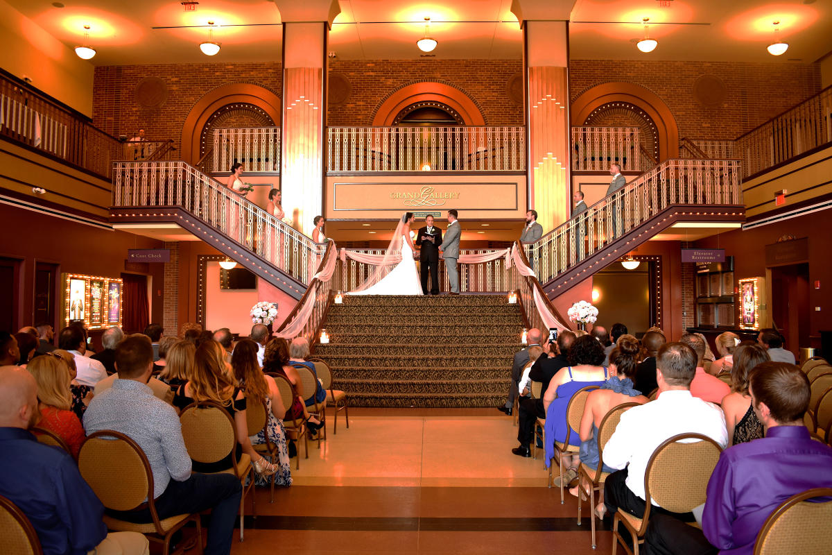 Paramount wedding venue | Beachweddingtips.com