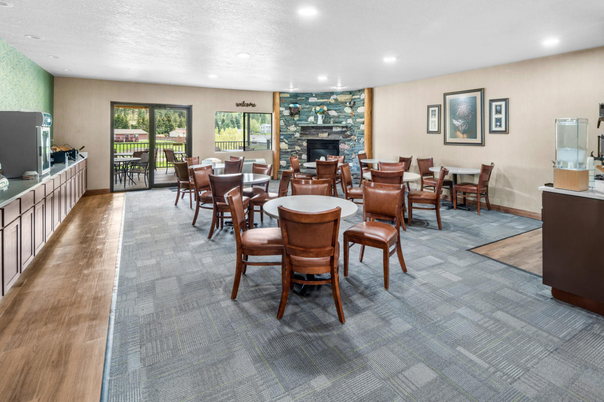 EverSpring Inn & Suites