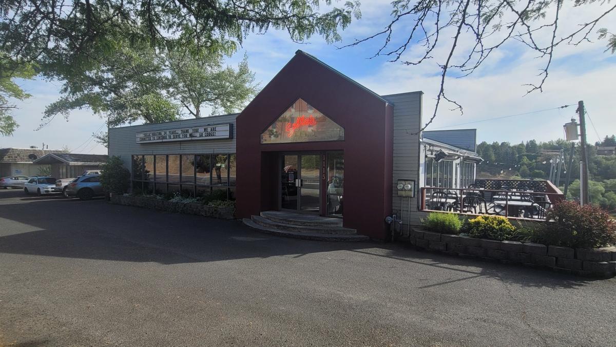 Sella's Calzone and Pizza | Pullman, WA