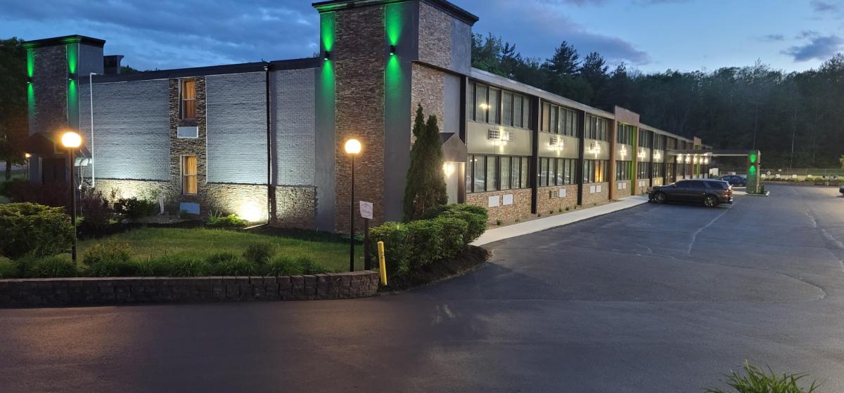 Wingate by Wyndham Lake George