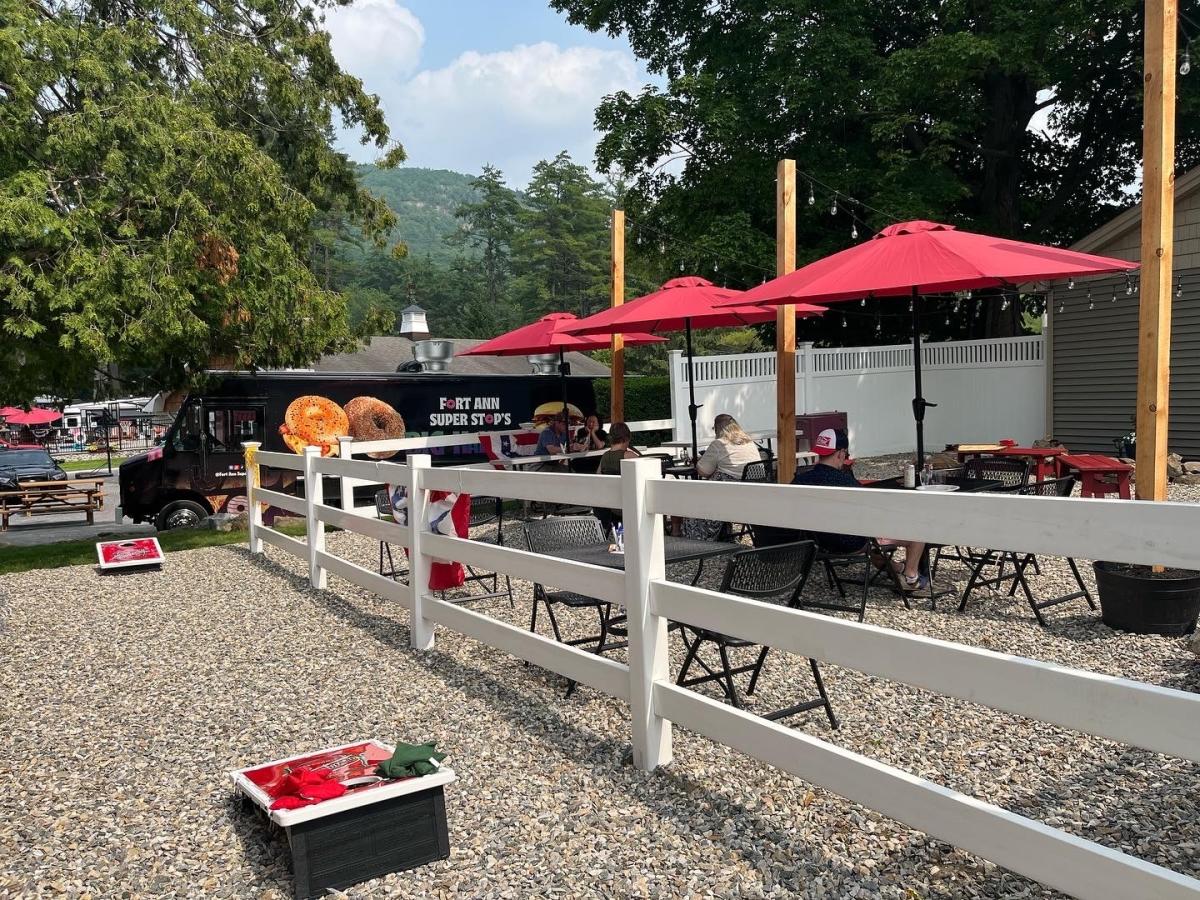 Ledge Rock Hill Winery & Vineyard Tasting Room