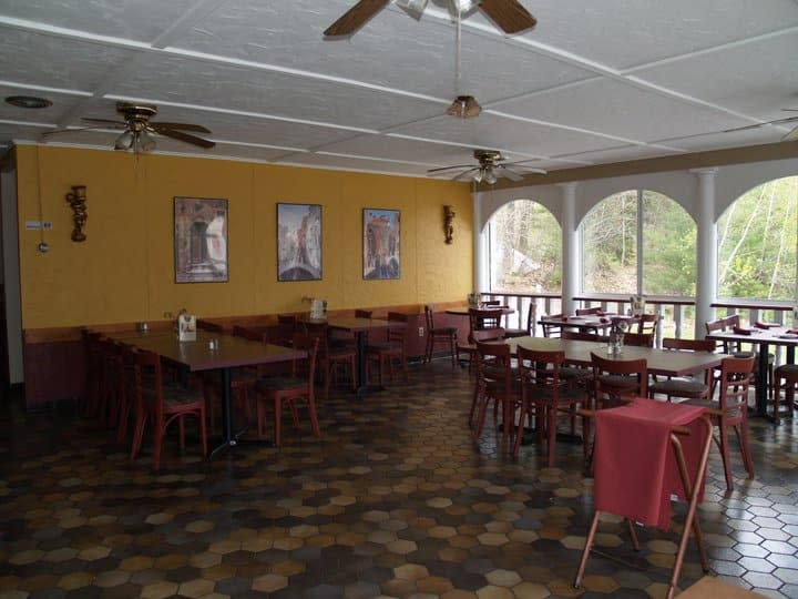 Mama Riso's Restaurant