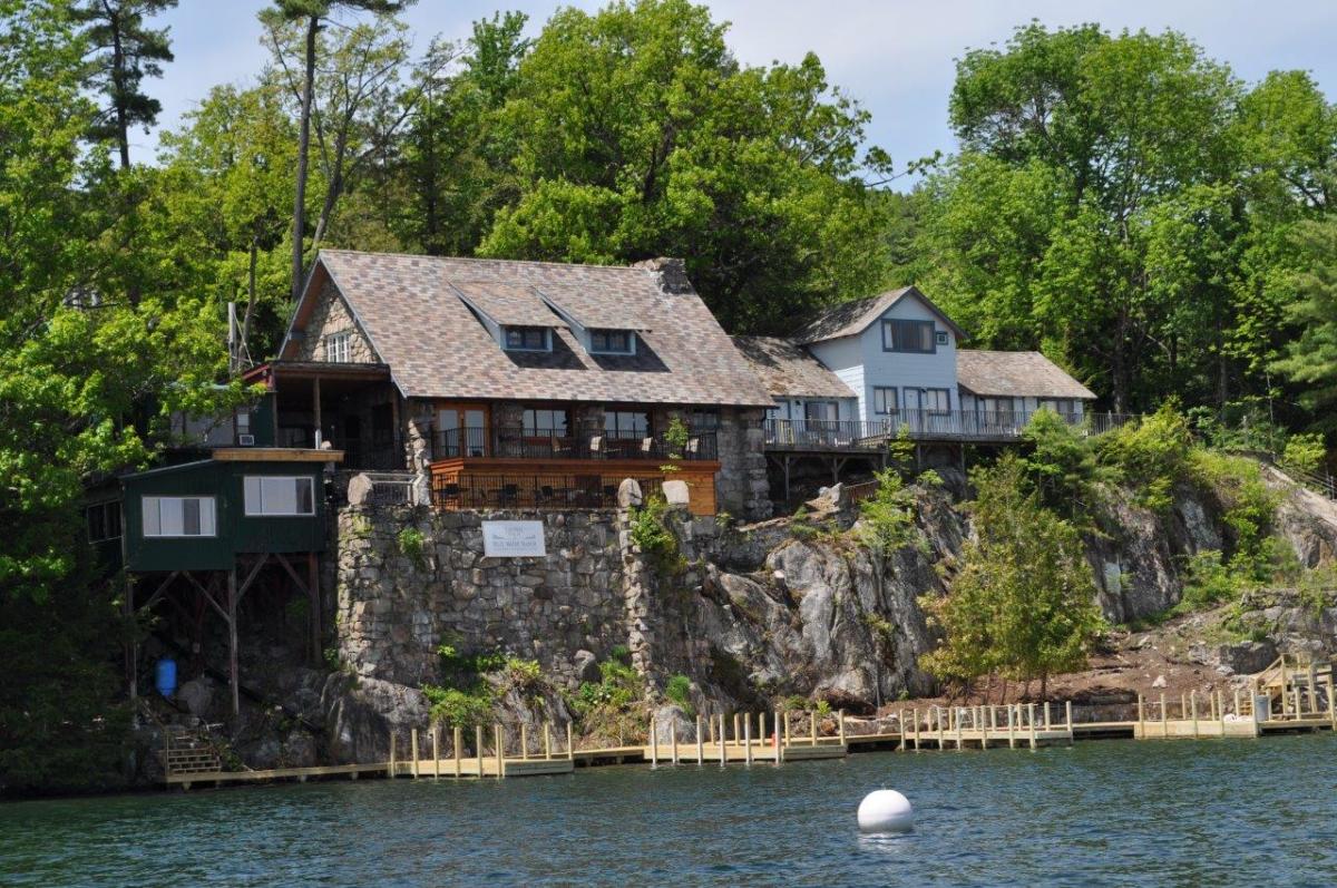 Tavern on the Lake at Blue Water Manor