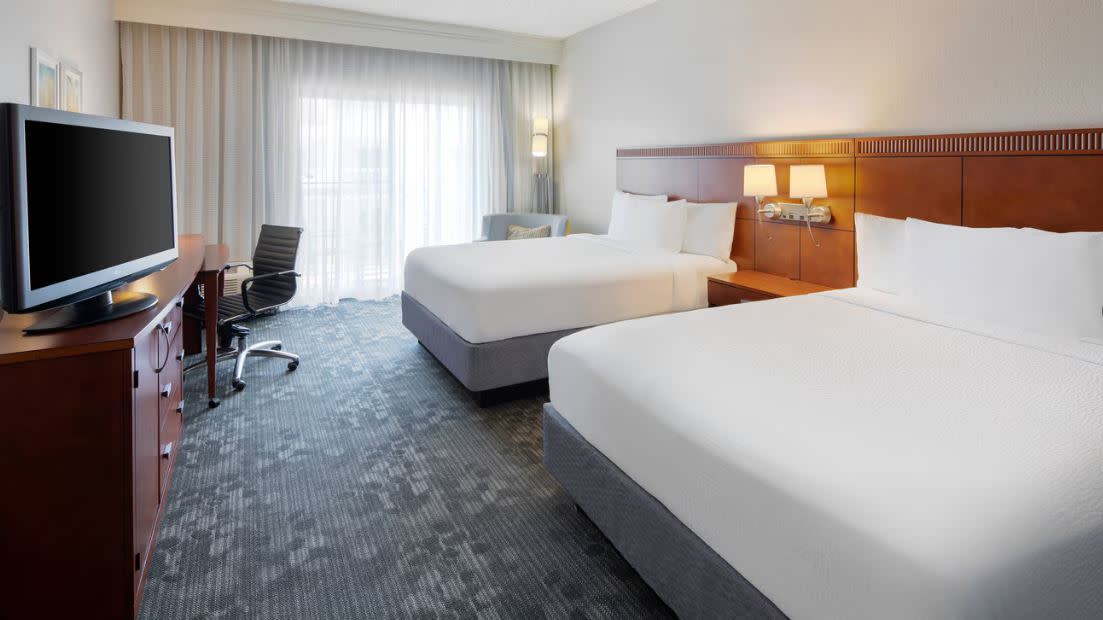 Courtyard by Marriott Addison/Midway
