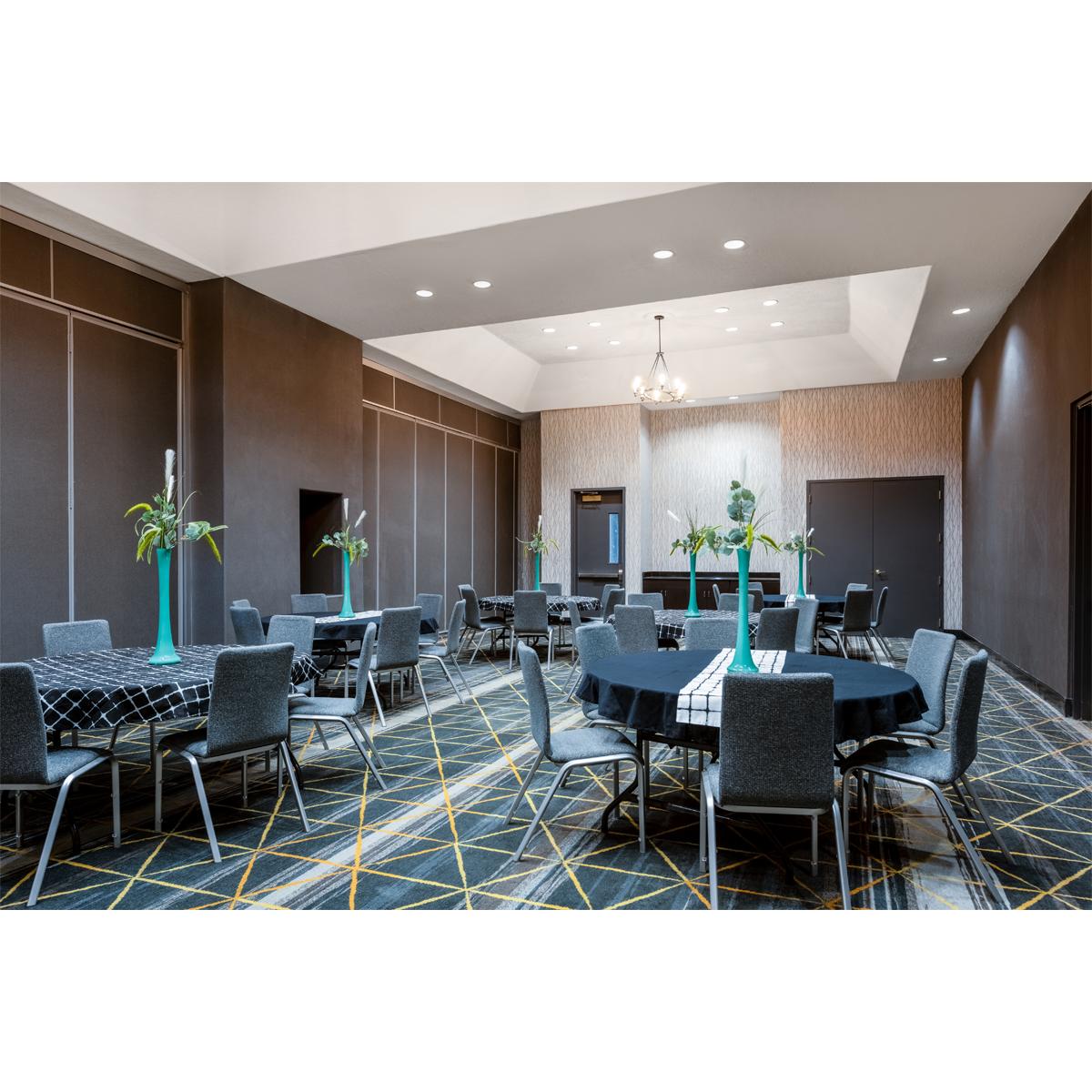 Holiday Inn & Suites Albuquerque Airport