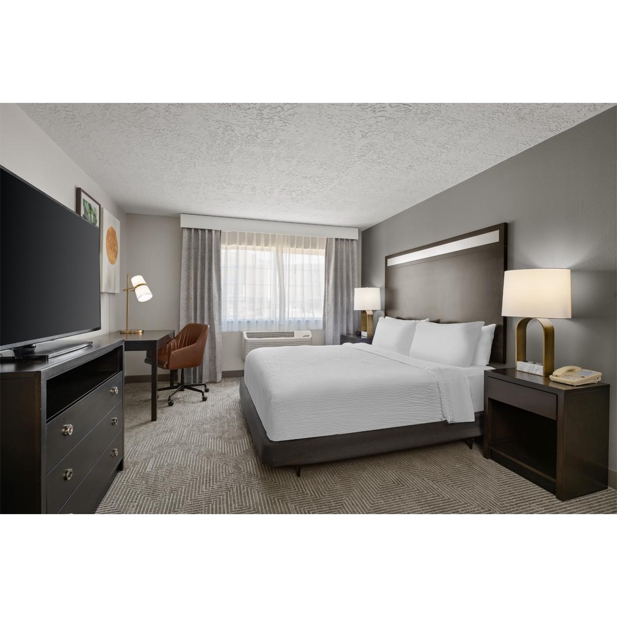 Holiday Inn & Suites Albuquerque Airport