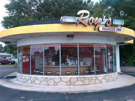 Roy's Squeeze Inn
