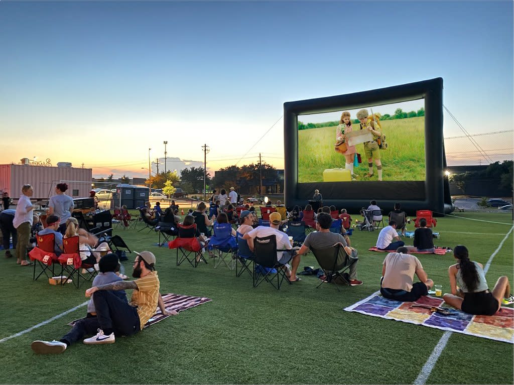 20% off outdoor movie screen rental